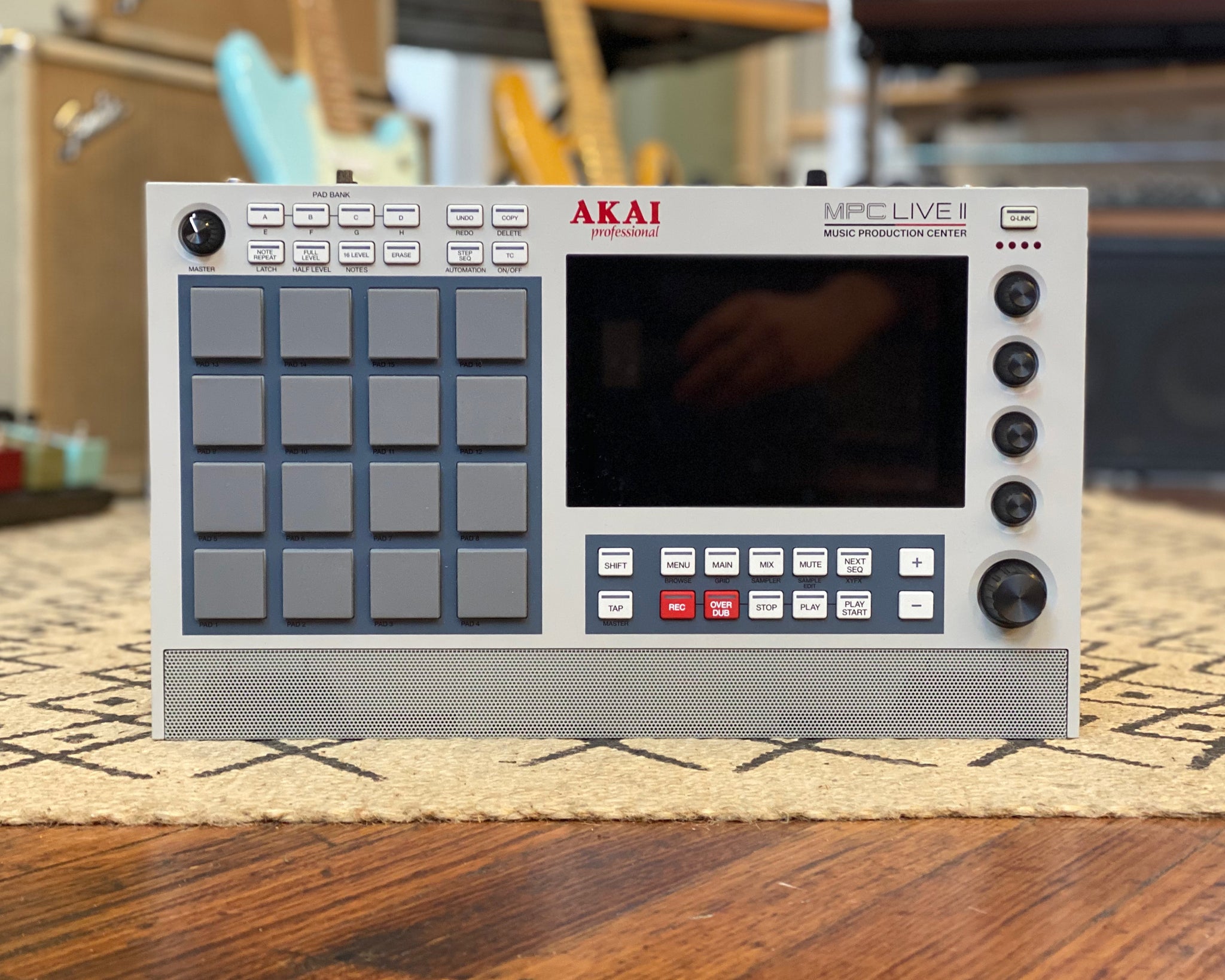 AKAI MPC Live II Retro – Found Sound