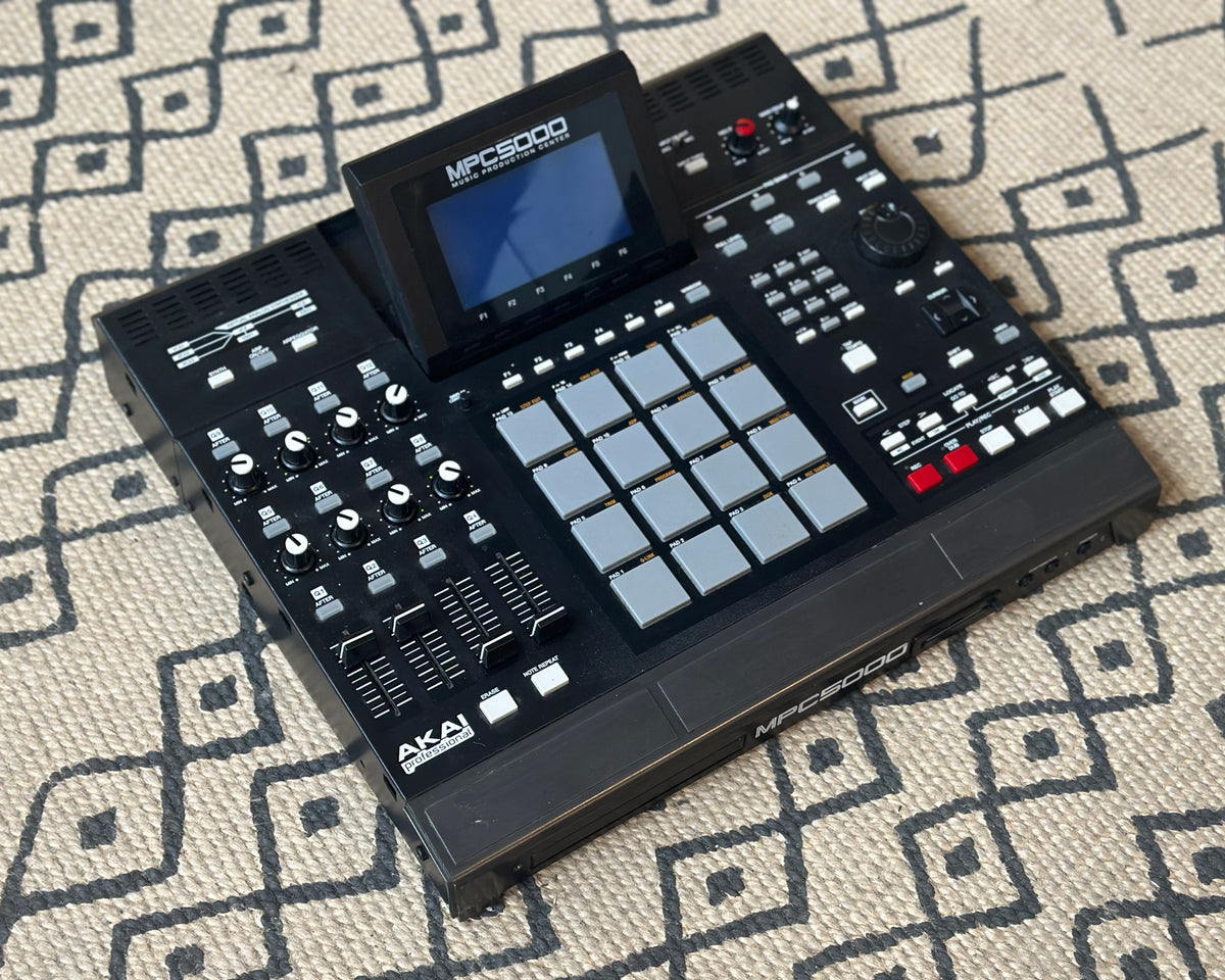 Akai MPC5000 MPC5000 Music Production Drum Machine with Synthesizer Ak ...