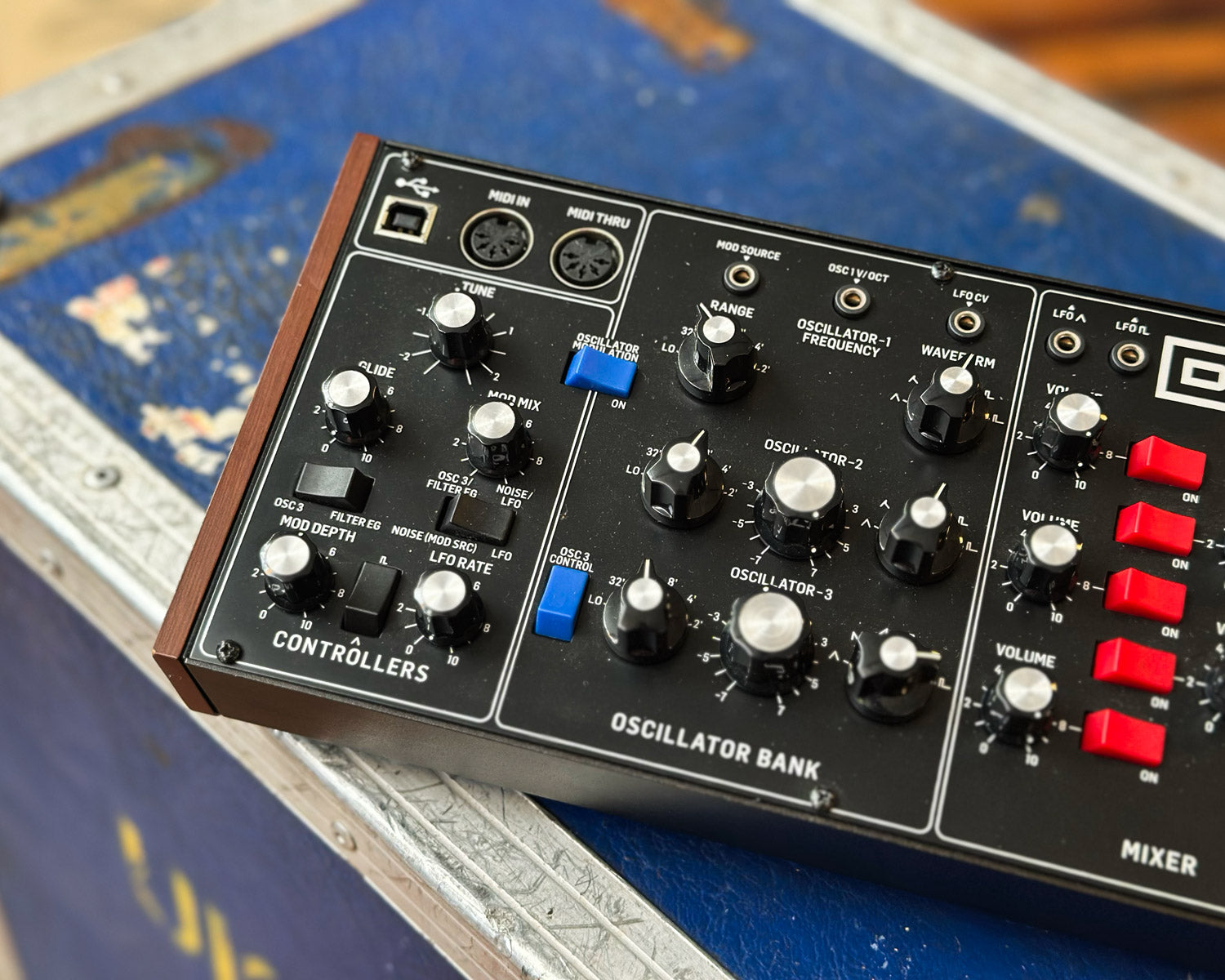 Behringer Model D Analog Synthesizer – Found Sound