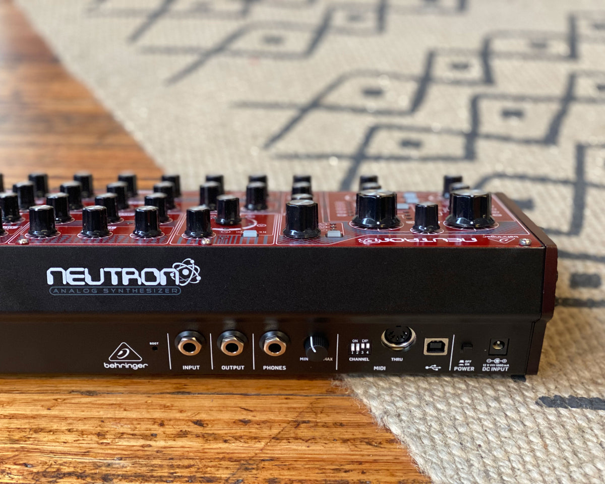 Behringer Neutron Synthesiser – Found Sound