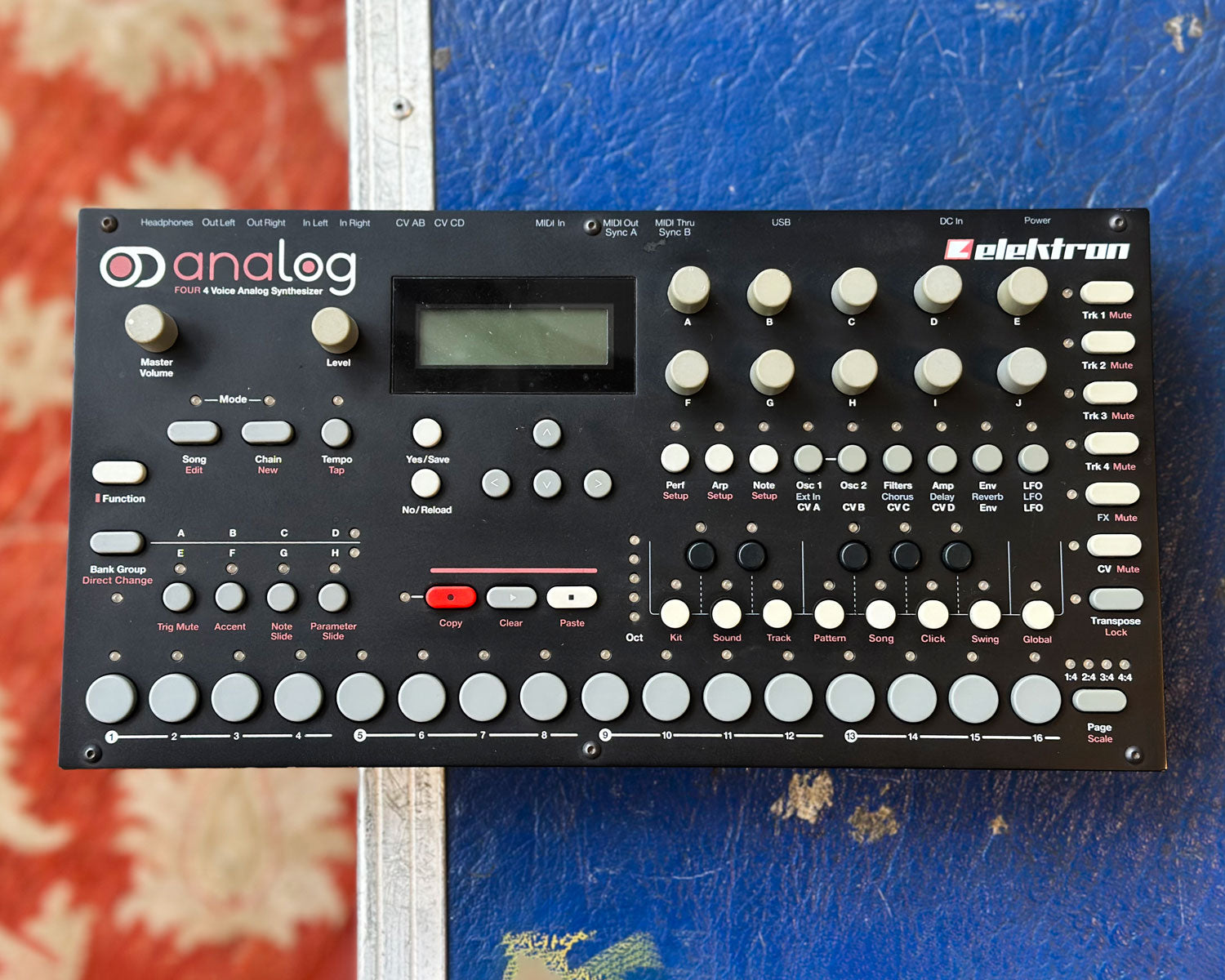 Elektron Analog Four MKI 4-Voice Desktop Polysynth with Sequencer ...