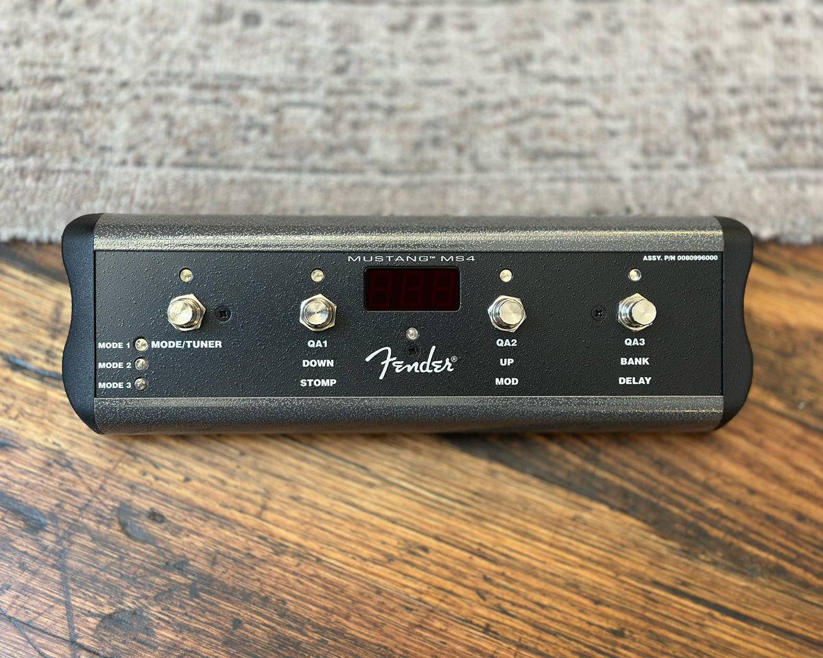 Fender Mustang MS4 4-Button Footswitch for Mustang Series Amplifiers ...