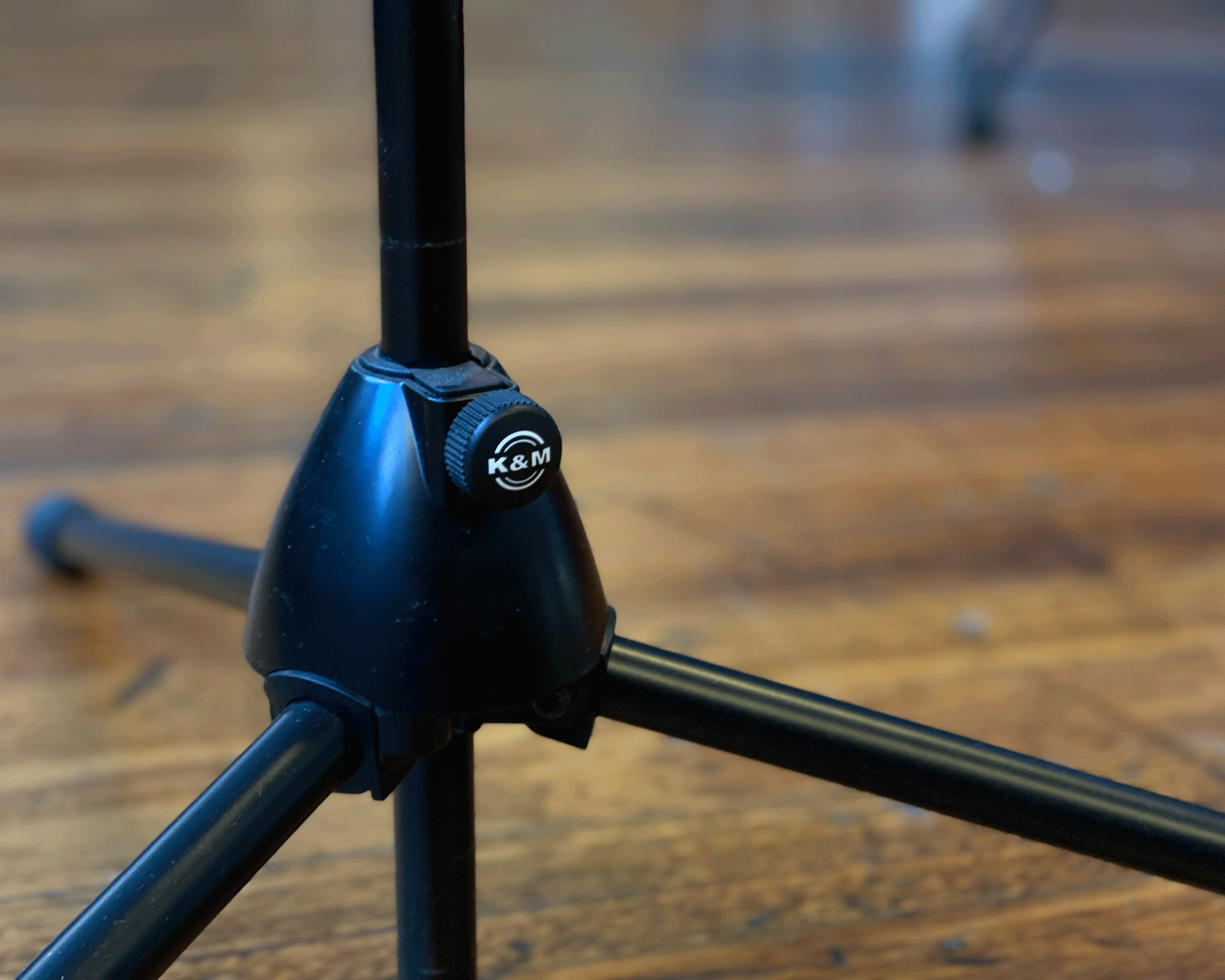 König & Meyer Microphone Stand with Rode Stereo Bar – Found Sound