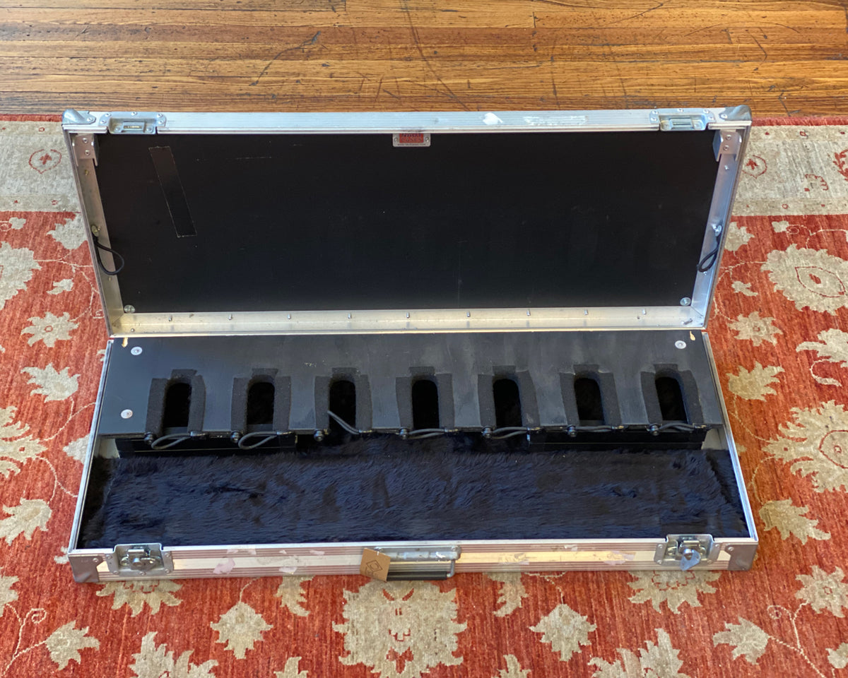 NAUT Cases Portable 7-Space Guitar Rack Case – Found Sound