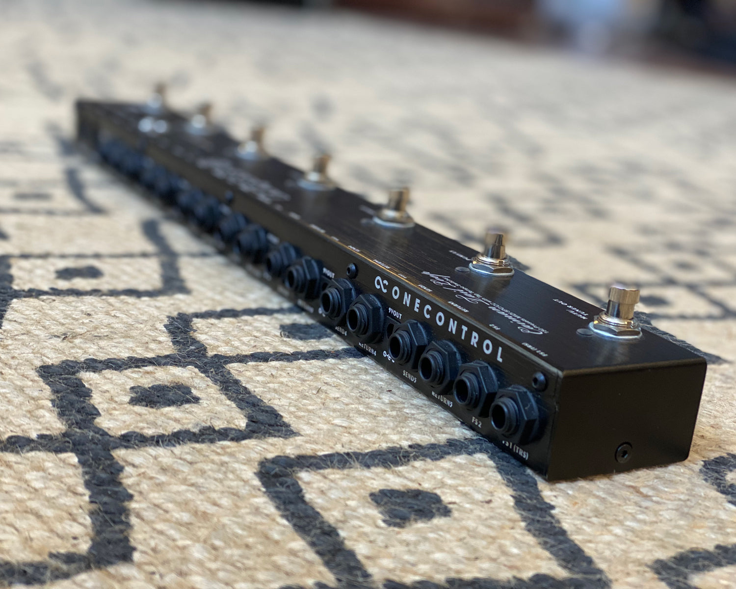 One Control Caiman Tail Loop – Found Sound