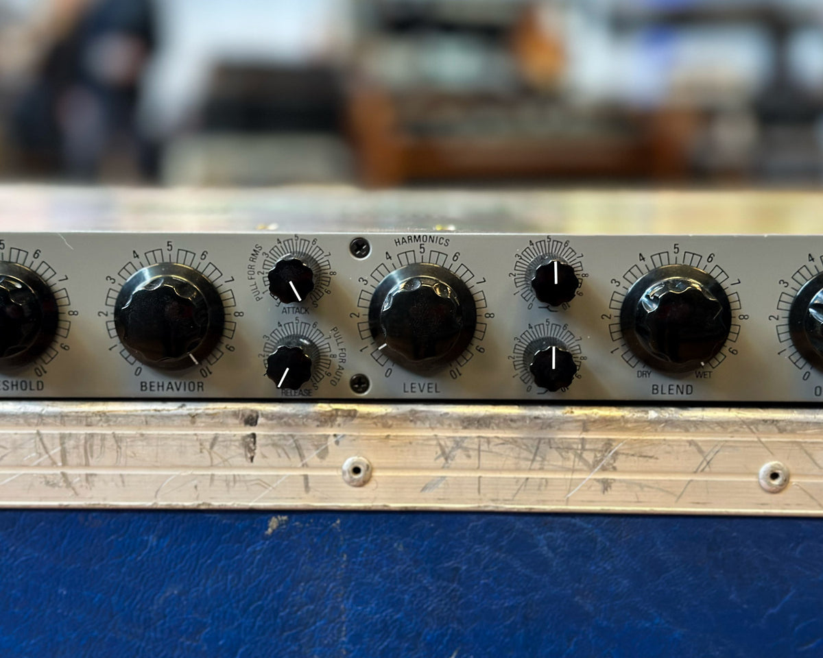 Overstayer Stereo Voltage Control Peak Limiter/Compressor – Found Sound