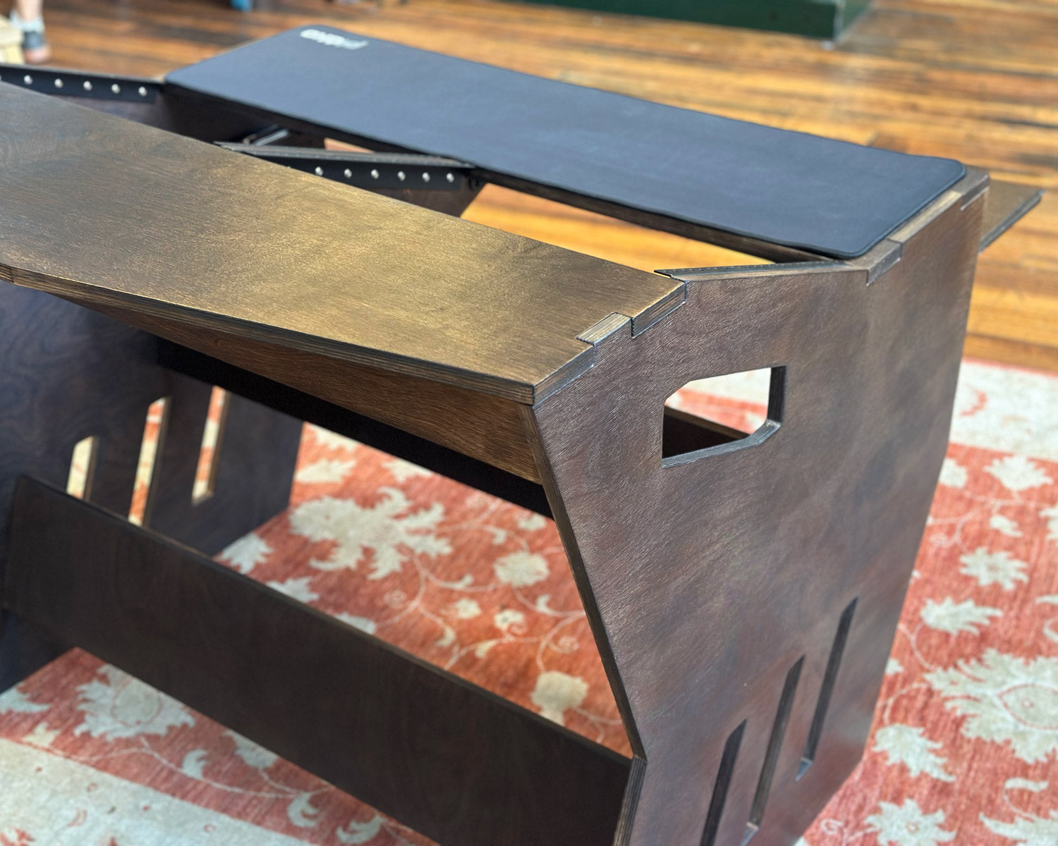 Pleko Apollo Mastering Desk – Found Sound