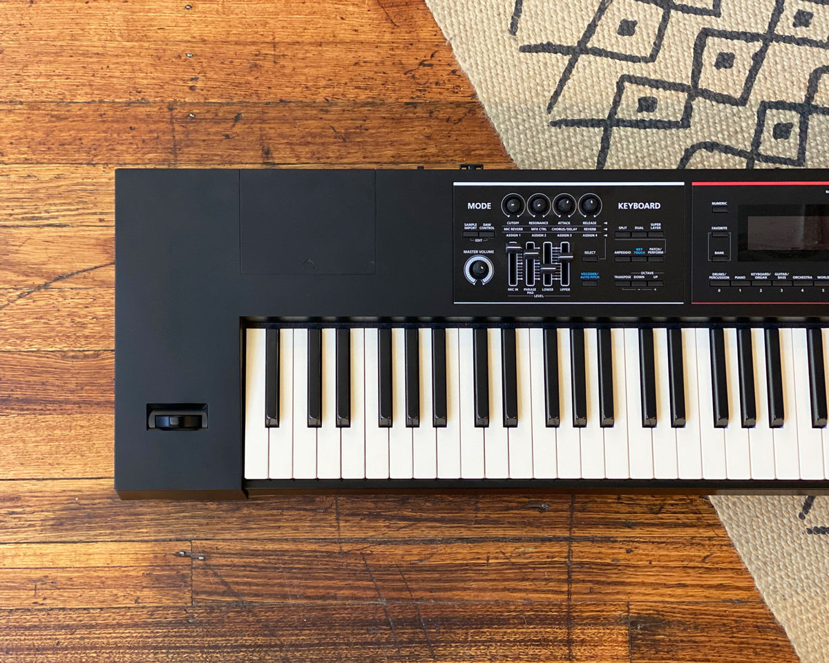 Roland JUNO-DS Synthesizer 88 Note Weighted Keyboard – Found Sound
