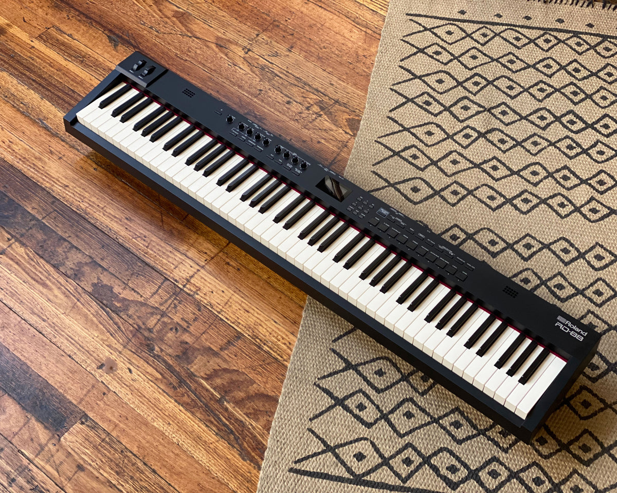 Roland RD-88 Stage Piano w/ Casio 88-Key Bag – Found Sound