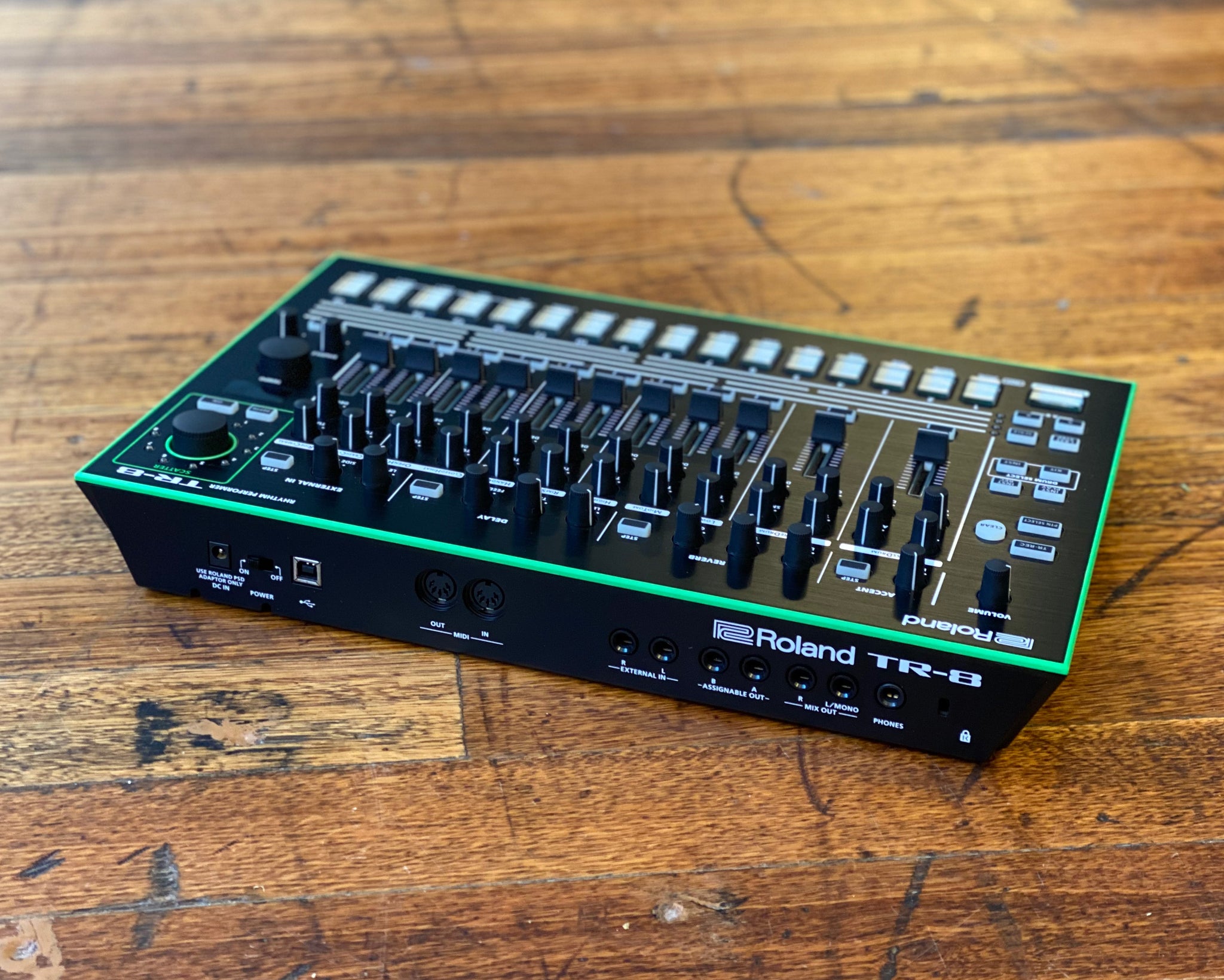Roland TR-8 Rhythm Performer – Found Sound