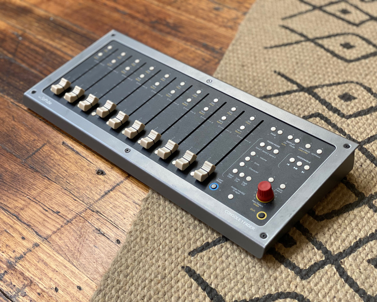 Softube Console 1 Fader Motorised 10-Fader Mixer – Found Sound