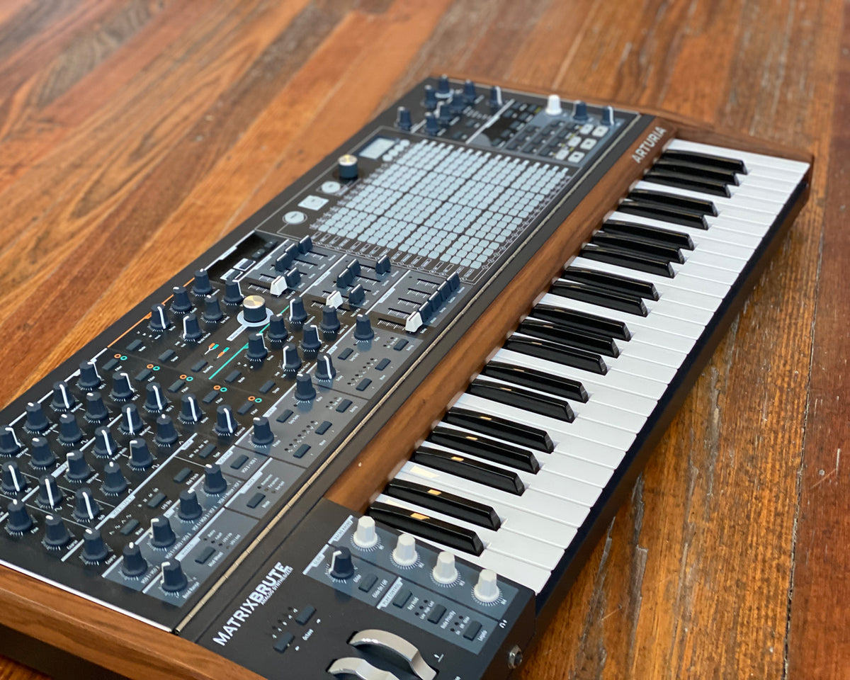Arturia MatrixBrute w/ Flight Case – Found Sound