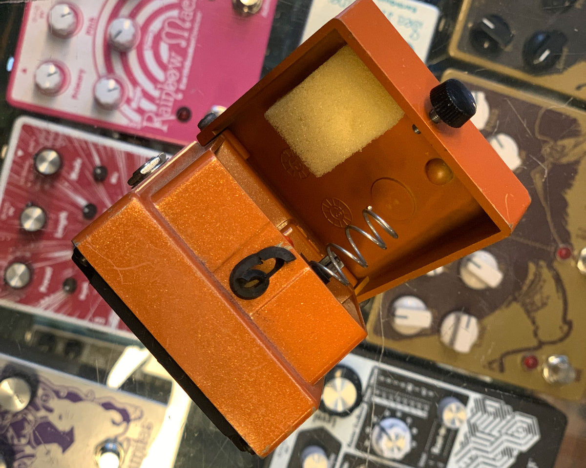 BOSS DA-2 Adaptive Distortion – Found Sound