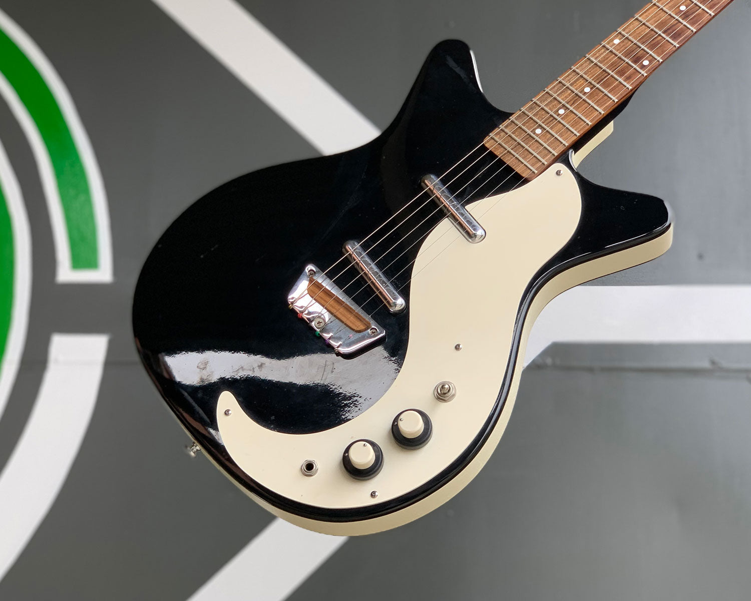 Danelectro DC59 – Found Sound