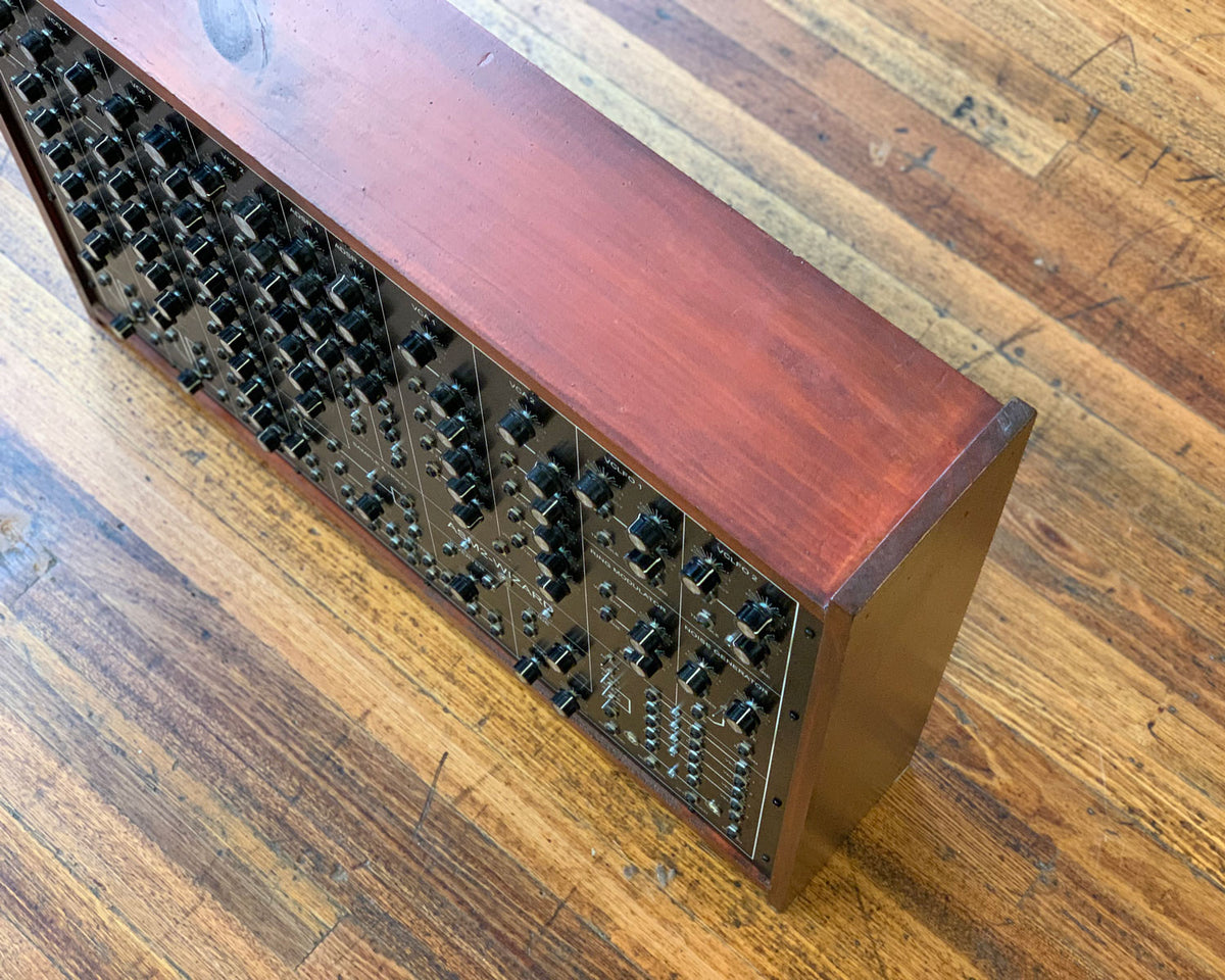 Elby Designs ASM2 Wizard Analog Synthesiser – Found Sound