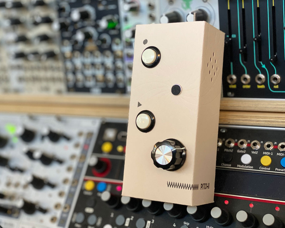 HISS PITCHI - Quartz - Speaker – Found Sound