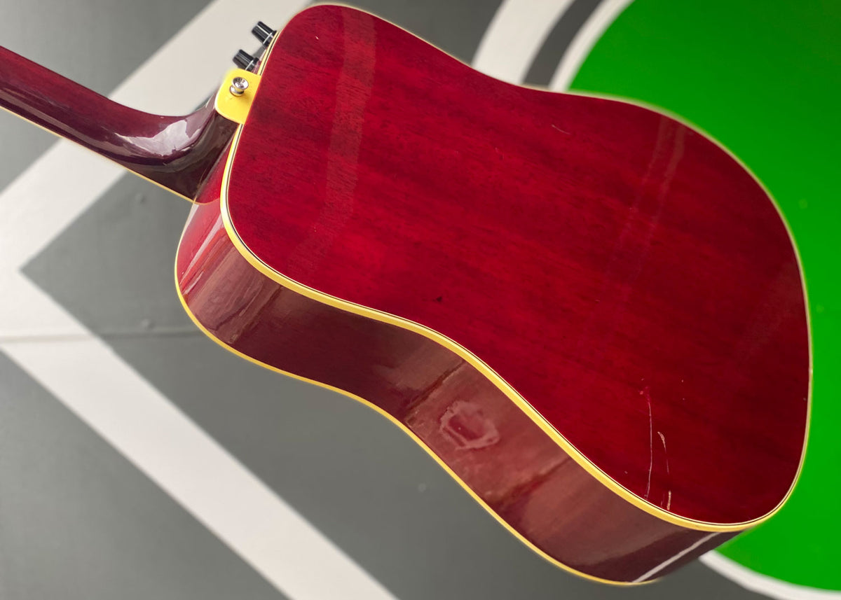 Mendez Model 684 'Hummingbird' – Found Sound