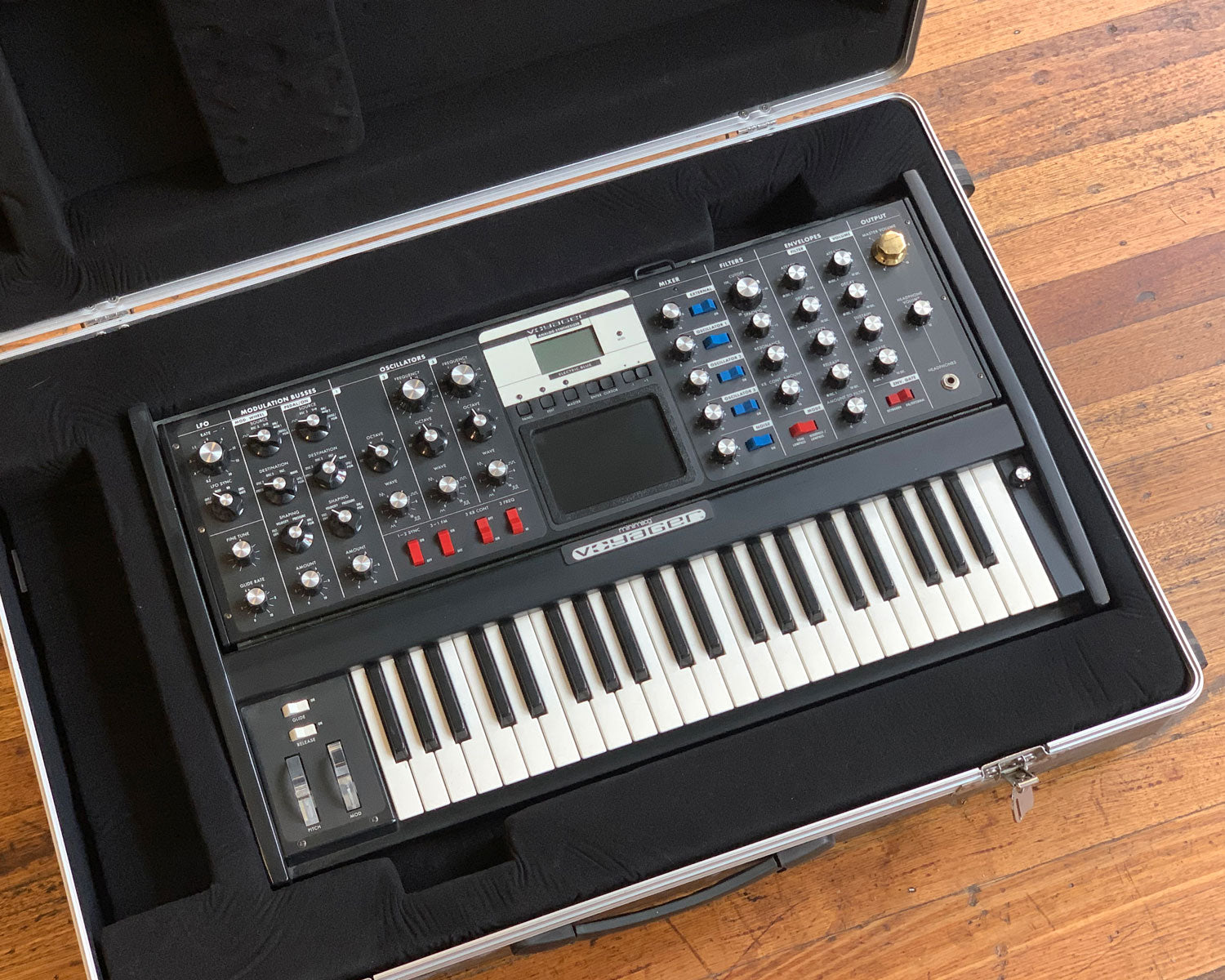 Moog Minimoog Voyager - Electric Blue w/ Gold Knob & Moog Case – Found ...